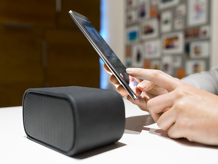 Real-World Phenomena: Syncing a Wireless Speaker | Discovery Education