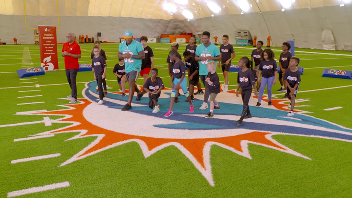 Huddle up and Get Moving! | Virtual Field Trip | Discovery Education